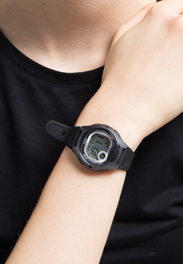 Casio Youth Digital LW-200-1BVDF